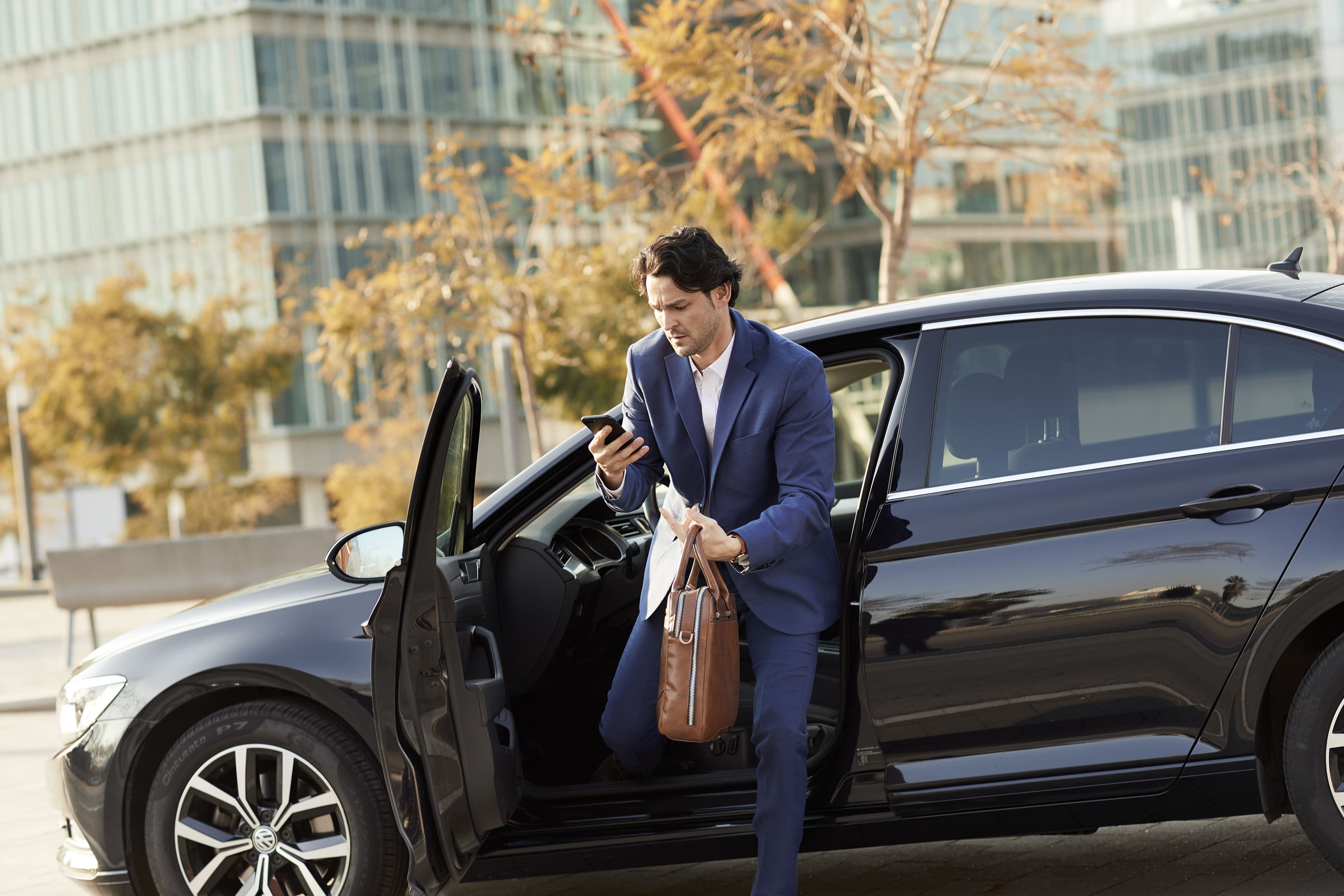 Car fleet management costs and how to lower them